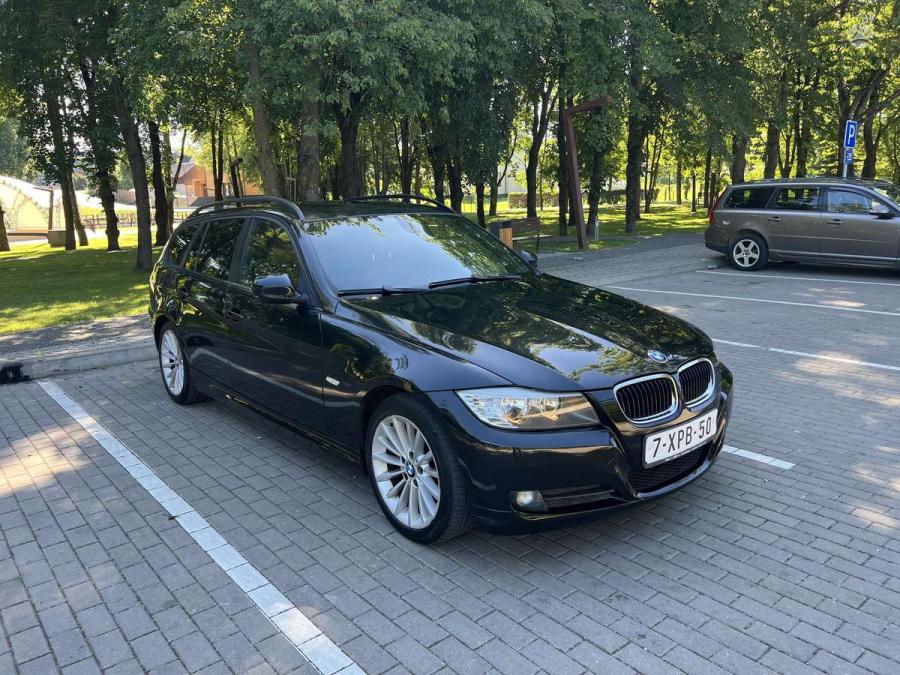 Black BMW 320 2010 in Kaunas, with an engine capacity of 2.00 L and mileage of 279 thousand km for 3950 €, photo 5 on AUTOMOTO.COM.LV