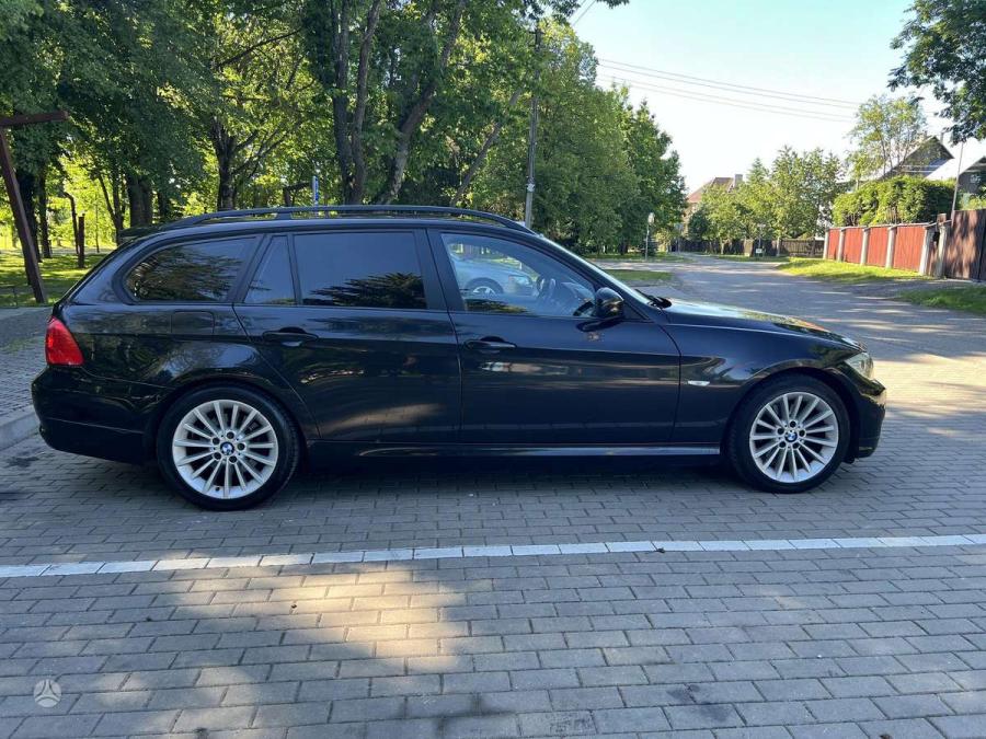 Black BMW 320 2010 in Kaunas, with an engine capacity of 2.00 L and mileage of 279 thousand km for 3950 €, photo 9 on AUTOMOTO.COM.LV