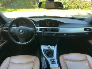 Black BMW 320 2010 in Kaunas, with an engine capacity of 2.00 L and mileage of 279 thousand km for 3950 €, photo 15 on AUTOMOTO.COM.LV