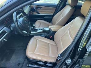 Black BMW 320 2010 in Kaunas, with an engine capacity of 2.00 L and mileage of 279 thousand km for 3950 €, photo 16 on AUTOMOTO.COM.LV