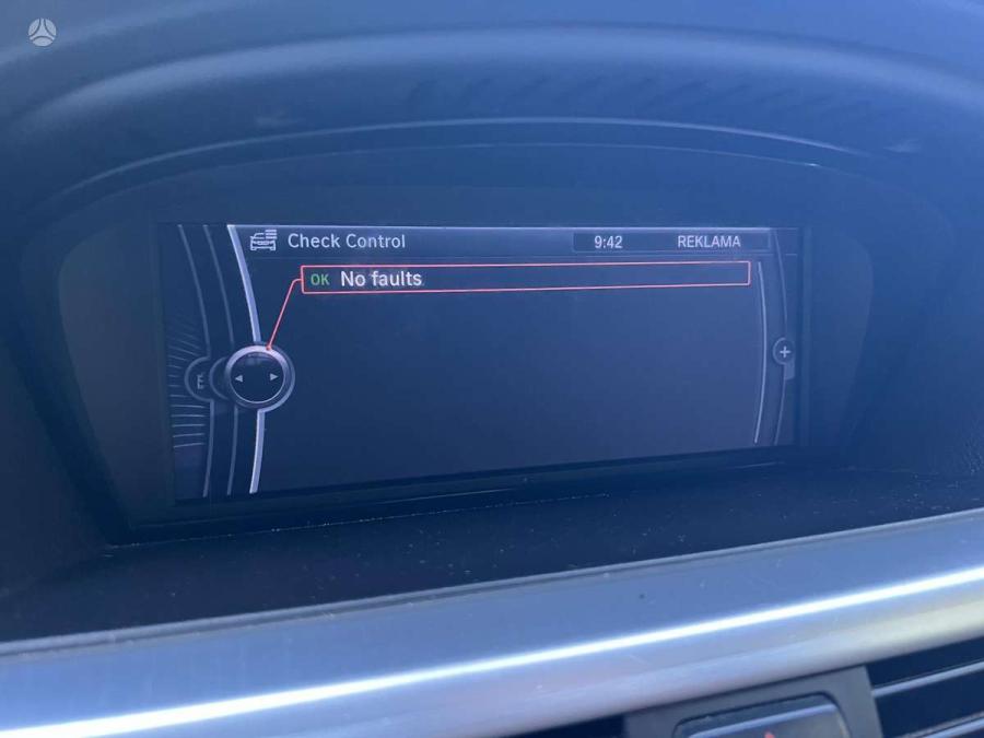 Black BMW 320 2010 in Kaunas, with an engine capacity of 2.00 L and mileage of 279 thousand km for 3950 €, photo 22 on AUTOMOTO.COM.LV