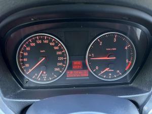 Black BMW 320 2010 in Kaunas, with an engine capacity of 2.00 L and mileage of 279 thousand km for 3950 €, photo 26 on AUTOMOTO.COM.LV