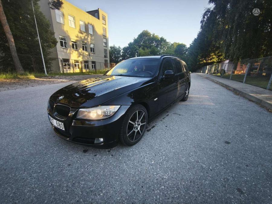 Melns BMW 320 2010 Raseiniai, ar dzinēja tilpumu 0.00 L un nobraukumu 330 tūkst. km par 4500 €, foto 5 vietnē AUTOMOTO.COM.LV