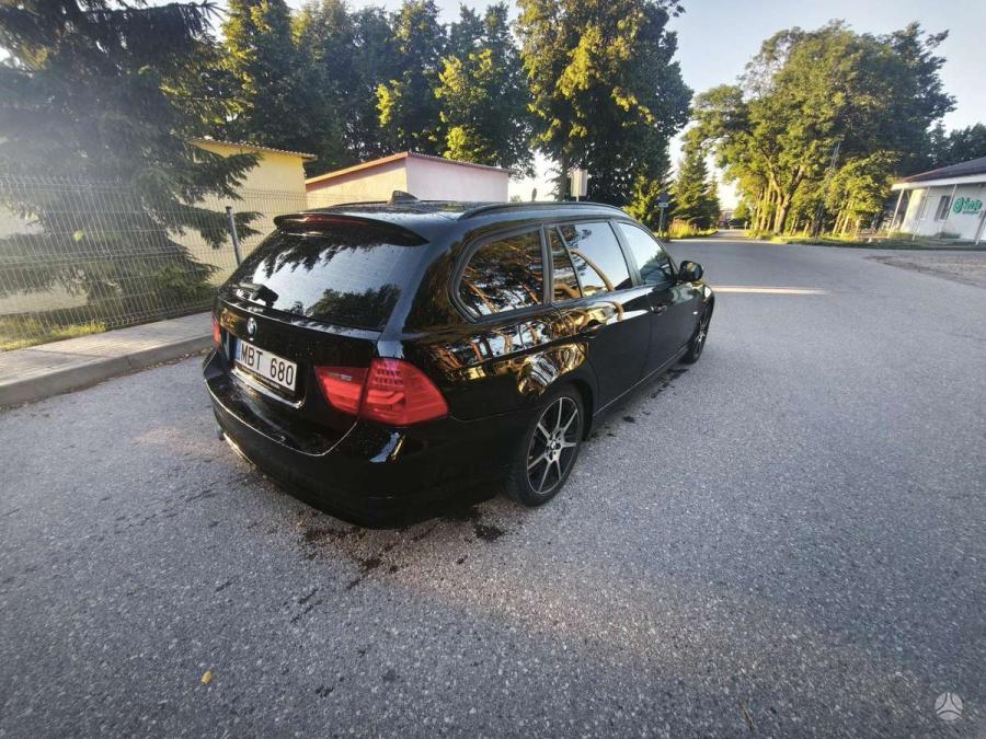 Melns BMW 320 2010 Raseiniai, ar dzinēja tilpumu 0.00 L un nobraukumu 330 tūkst. km par 4500 €, foto 6 vietnē AUTOMOTO.COM.LV