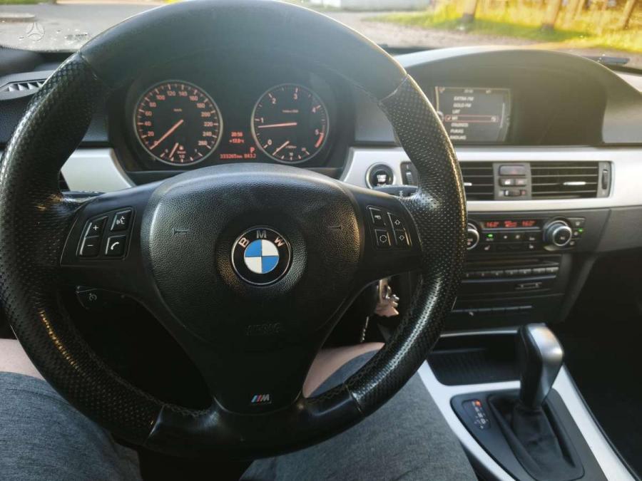 Melns BMW 320 2010 Raseiniai, ar dzinēja tilpumu 0.00 L un nobraukumu 330 tūkst. km par 4500 €, foto 8 vietnē AUTOMOTO.COM.LV