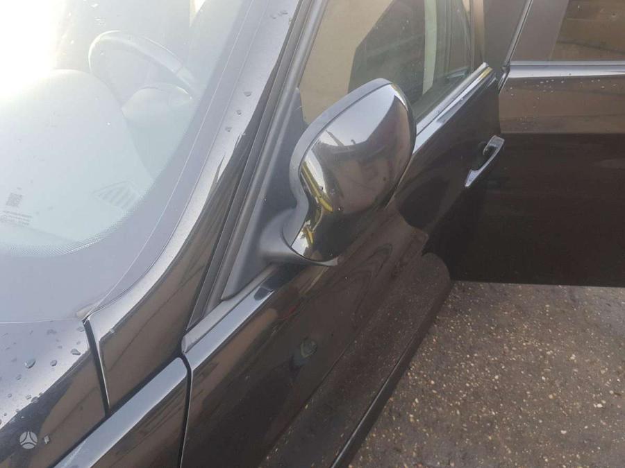 Melns BMW 320 2010 Utena, ar dzinēja tilpumu 2.00 L un nobraukumu 291 tūkst. km par 3200 €, foto 8 vietnē AUTOMOTO.COM.LV
