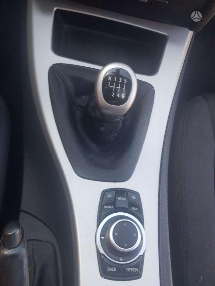 Melns BMW 320 2010 Utena, ar dzinēja tilpumu 2.00 L un nobraukumu 291 tūkst. km par 3200 €, foto 15 vietnē AUTOMOTO.COM.LV