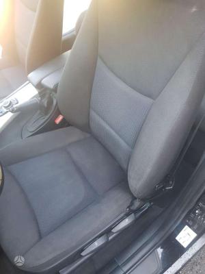 Melns BMW 320 2010 Utena, ar dzinēja tilpumu 2.00 L un nobraukumu 291 tūkst. km par 3200 €, foto 17 vietnē AUTOMOTO.COM.LV