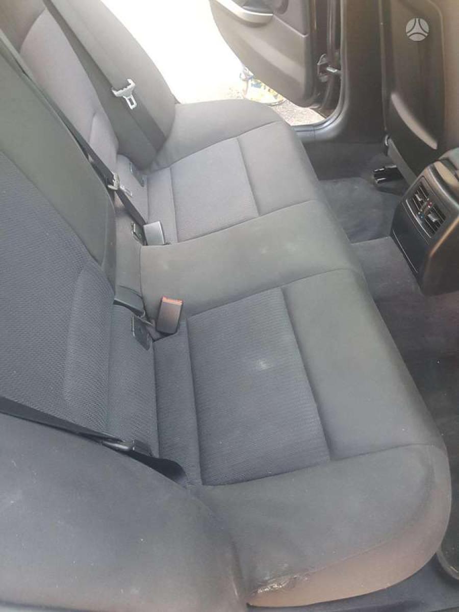 Melns BMW 320 2010 Utena, ar dzinēja tilpumu 2.00 L un nobraukumu 291 tūkst. km par 3200 €, foto 19 vietnē AUTOMOTO.COM.LV