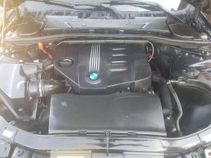 Melns BMW 320 2010 Utena, ar dzinēja tilpumu 2.00 L un nobraukumu 291 tūkst. km par 3200 €, foto 21 vietnē AUTOMOTO.COM.LV