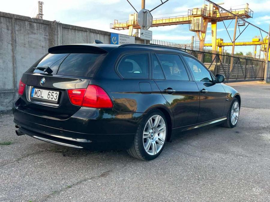 Melns BMW 320 2010 Viļņa, ar dzinēja tilpumu 2.00 L un nobraukumu 440 tūkst. km par 3400 €, foto 4 vietnē AUTOMOTO.COM.LV