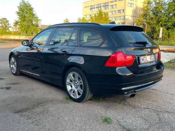 Black BMW 320 2010 in Vilnius, with an engine capacity of 2.00 L and mileage of 440 thousand km for 3400 €, photo 4 on AUTOMOTO.COM.LV