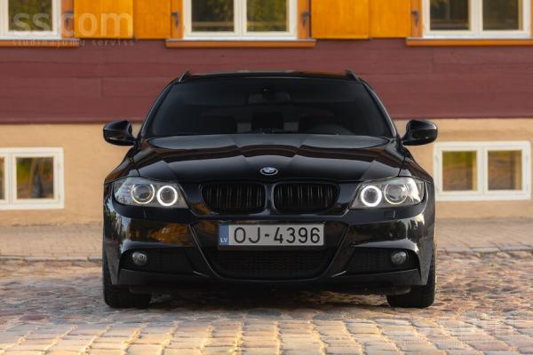 Black BMW 320 2010 in Jelgava, with an engine capacity of 2.00 L and mileage of 366 thousand km for 6200 €, photo 2 on AUTOMOTO.COM.LV