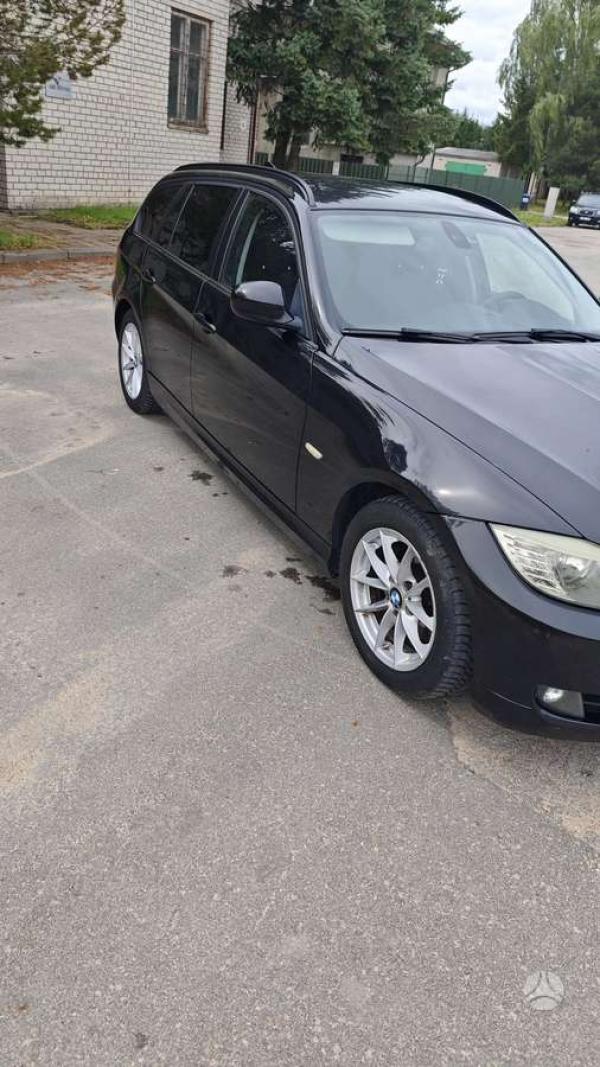 Black BMW 320 2010 in Silale, with an engine capacity of 2.00 L and mileage of 326 thousand km for 3650 €, photo 6 on AUTOMOTO.COM.LV