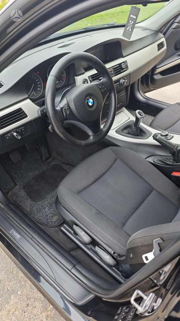 Black BMW 320 2010 in Silale, with an engine capacity of 2.00 L and mileage of 326 thousand km for 3650 €, photo 8 on AUTOMOTO.COM.LV