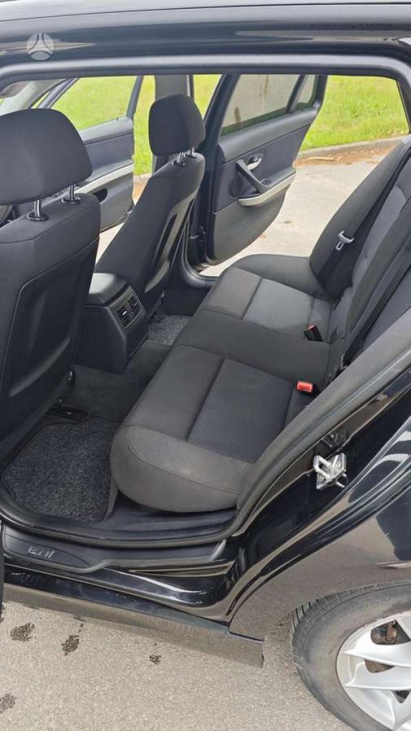 Black BMW 320 2010 in Silale, with an engine capacity of 2.00 L and mileage of 326 thousand km for 3650 €, photo 9 on AUTOMOTO.COM.LV