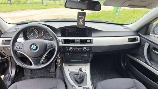 Black BMW 320 2010 in Silale, with an engine capacity of 2.00 L and mileage of 326 thousand km for 3650 €, photo 10 on AUTOMOTO.COM.LV