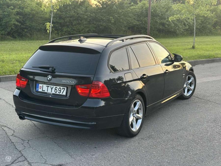 Melns BMW 320 2010 Šauļi, ar dzinēja tilpumu 2.00 L un nobraukumu 340 tūkst. km par 4250 €, foto 4 vietnē AUTOMOTO.COM.LV