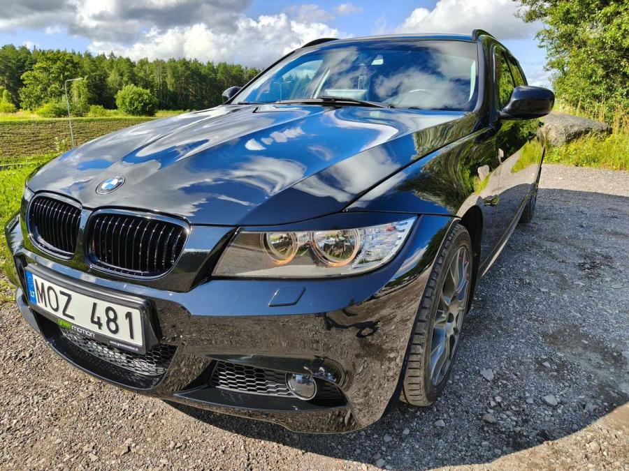 Melns BMW 320 2010 Viļņa, ar dzinēja tilpumu 2.00 L un nobraukumu 296 tūkst. km par 3700 €, foto 17 vietnē AUTOMOTO.COM.LV