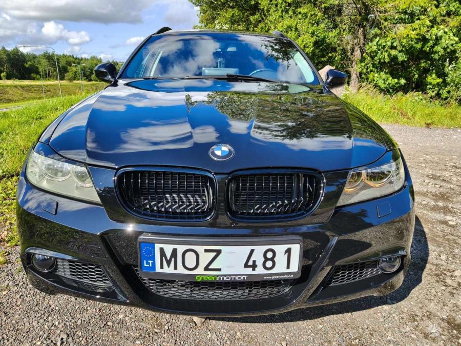 Black BMW 320 2010 in Vilnius, with an engine capacity of 2.00 L and mileage of 296 thousand km for 3700 €, photo 4 on AUTOMOTO.COM.LV
