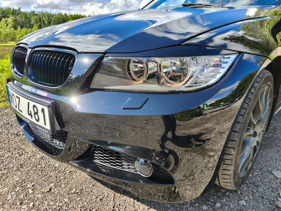 Black BMW 320 2010 in Vilnius, with an engine capacity of 2.00 L and mileage of 296 thousand km for 3700 €, photo 5 on AUTOMOTO.COM.LV