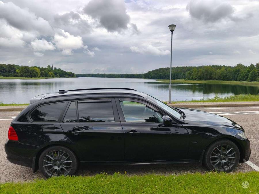 Black BMW 320 2010 in Vilnius, with an engine capacity of 2.00 L and mileage of 296 thousand km for 3700 €, photo 7 on AUTOMOTO.COM.LV