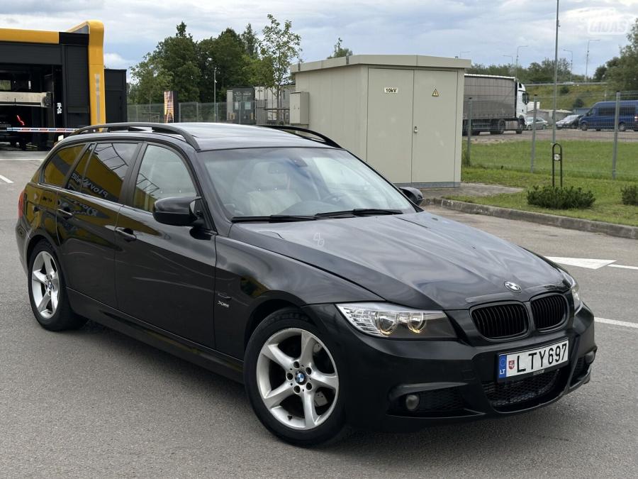 Black BMW 320 2010 in Siauliai, with an engine capacity of 2.00 L and mileage of 330 thousand km for 3950 €, photo 4 on AUTOMOTO.COM.LV