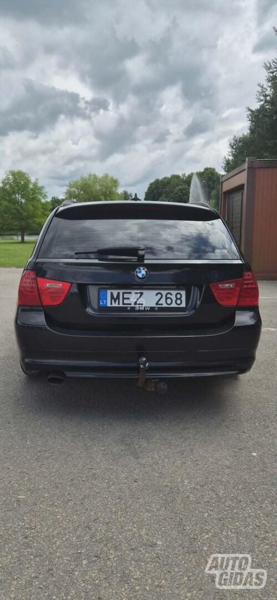 Black BMW 320 2010 in Silale, with an engine capacity of 2.00 L and mileage of 327 thousand km for 3300 €, photo 3 on AUTOMOTO.COM.LV