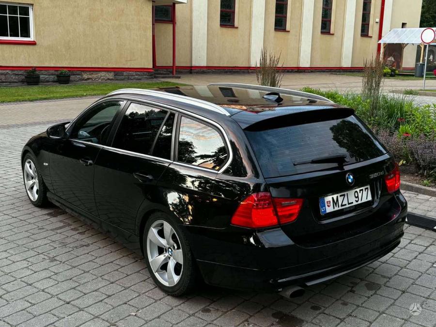 Melns BMW 320 2010 Viļņa, ar dzinēja tilpumu 2.00 L un nobraukumu 277 tūkst. km par 3650 €, foto 4 vietnē AUTOMOTO.COM.LV