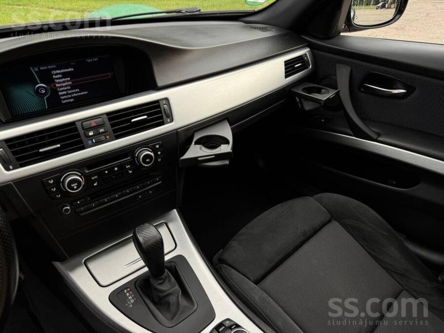 Black BMW 320 2010 in Riga, with an engine capacity of 2.00 L and mileage of 301 thousand km for 6550 €, photo 19 on AUTOMOTO.COM.LV
