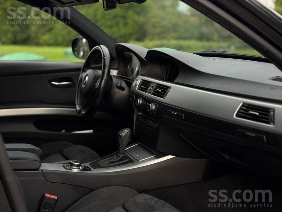 Black BMW 320 2010 in Riga, with an engine capacity of 2.00 L and mileage of 301 thousand km for 6550 €, photo 23 on AUTOMOTO.COM.LV