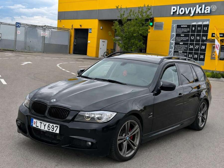 Black BMW 320 2010 in Siauliai, with an engine capacity of 2.00 L and mileage of 300 thousand km for 3600 €, photo 1 on AUTOMOTO.COM.LV