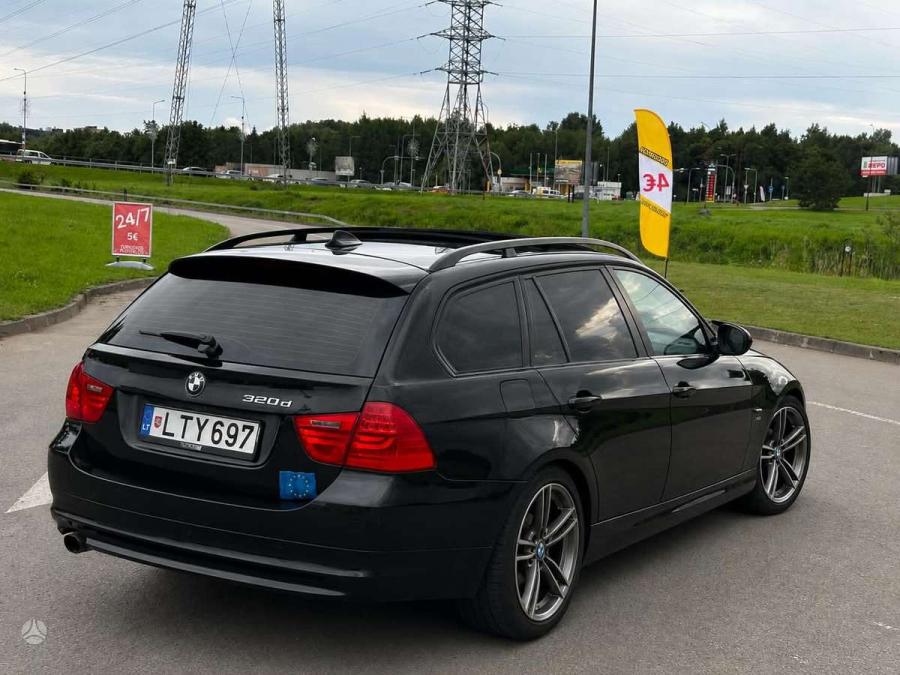 Black BMW 320 2010 in Siauliai, with an engine capacity of 2.00 L and mileage of 300 thousand km for 3600 €, photo 5 on AUTOMOTO.COM.LV