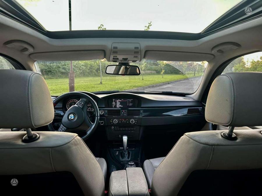 Black BMW 320 2010 in Siauliai, with an engine capacity of 2.00 L and mileage of 300 thousand km for 3600 €, photo 6 on AUTOMOTO.COM.LV