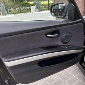 Melns BMW 320 2010 Kaišiadorys, ar dzinēja tilpumu 2.00 L un nobraukumu 350 tūkst. km par 3900 €, foto 26 vietnē AUTOMOTO.COM.LV