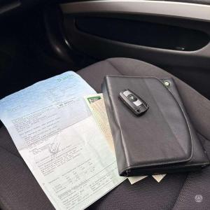 Melns BMW 320 2010 Kaišiadorys, ar dzinēja tilpumu 2.00 L un nobraukumu 350 tūkst. km par 3900 €, foto 30 vietnē AUTOMOTO.COM.LV
