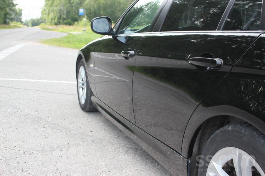Melns BMW 320 2010 Bauska, ar dzinēja tilpumu 2.00 L un nobraukumu 333 tūkst. km par 4200 €, foto 9 vietnē AUTOMOTO.COM.LV