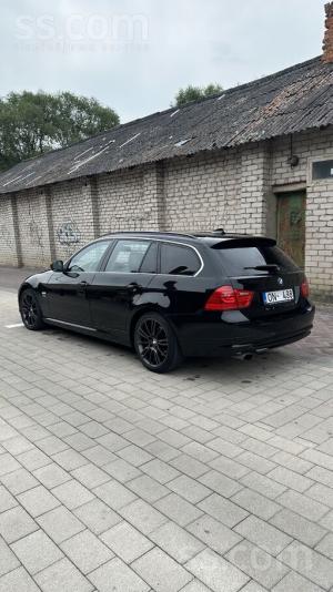 Melns BMW 320 2010 Valmiera, ar dzinēja tilpumu 2.00 L un nobraukumu 336 tūkst. km par 5000 €, foto 4 vietnē AUTOMOTO.COM.LV