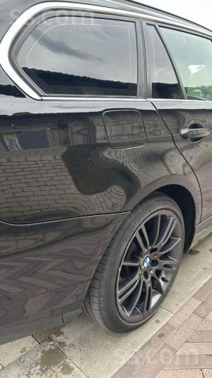 Melns BMW 320 2010 Valmiera, ar dzinēja tilpumu 2.00 L un nobraukumu 336 tūkst. km par 5000 €, foto 13 vietnē AUTOMOTO.COM.LV