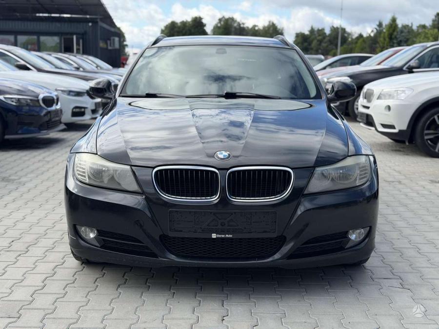 Melns BMW 320 2010 Viļņa, ar dzinēja tilpumu 2.00 L un nobraukumu 383 tūkst. km par 3350 €, foto 3 vietnē AUTOMOTO.COM.LV