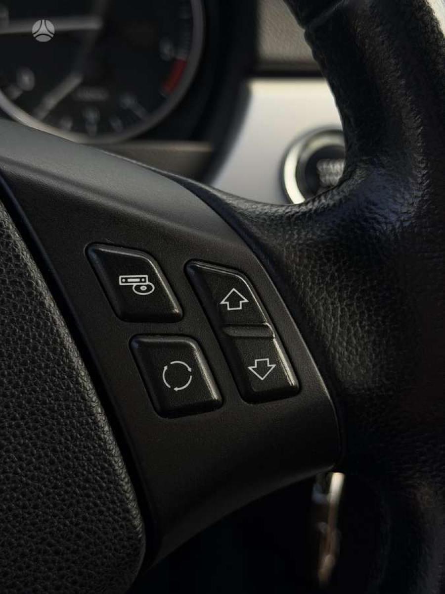 Melns BMW 320 2010 Viļņa, ar dzinēja tilpumu 2.00 L un nobraukumu 383 tūkst. km par 3350 €, foto 20 vietnē AUTOMOTO.COM.LV