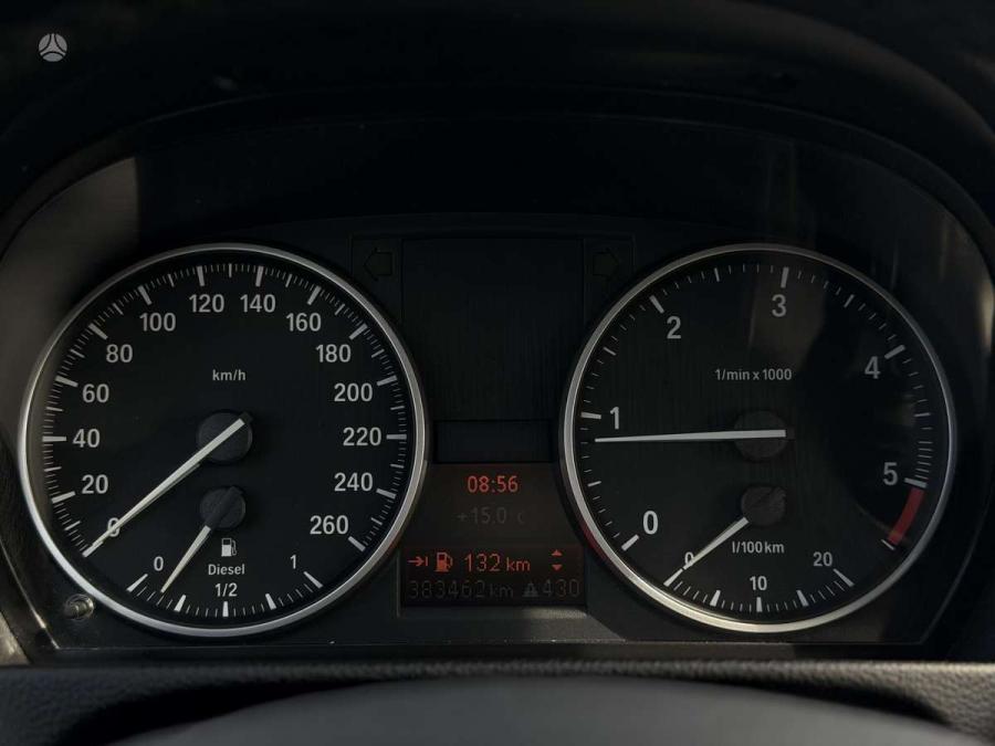Melns BMW 320 2010 Viļņa, ar dzinēja tilpumu 2.00 L un nobraukumu 383 tūkst. km par 3350 €, foto 22 vietnē AUTOMOTO.COM.LV