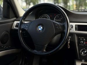 Black BMW 320 2010 in Vilnius, with an engine capacity of 2.00 L and mileage of 383 thousand km for 3350 €, photo 15 on AUTOMOTO.COM.LV