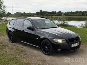 Melns BMW 320 2010 Jelgava, ar dzinēja tilpumu 2.00 L un nobraukumu 290 tūkst. km par 5699 €, foto 3 vietnē AUTOMOTO.COM.LV