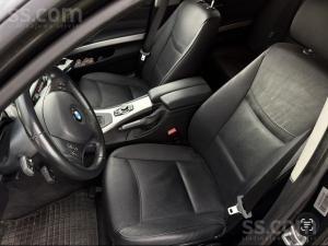 Melns BMW 320 2010 Jelgava, ar dzinēja tilpumu 2.00 L un nobraukumu 290 tūkst. km par 5699 €, foto 9 vietnē AUTOMOTO.COM.LV