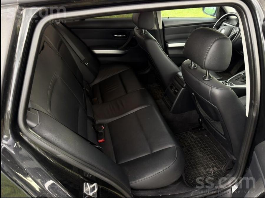 Melns BMW 320 2010 Jelgava, ar dzinēja tilpumu 2.00 L un nobraukumu 290 tūkst. km par 5699 €, foto 10 vietnē AUTOMOTO.COM.LV