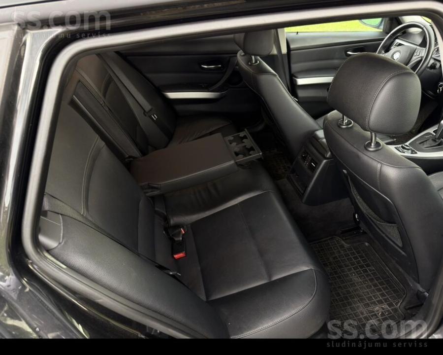 Melns BMW 320 2010 Jelgava, ar dzinēja tilpumu 2.00 L un nobraukumu 290 tūkst. km par 5699 €, foto 11 vietnē AUTOMOTO.COM.LV