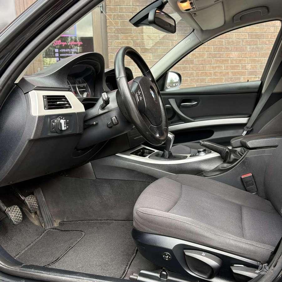Black BMW 320 2010 in Kaisiadorys, with an engine capacity of 2.00 L and mileage of 350 thousand km for 3850 €, photo 16 on AUTOMOTO.COM.LV
