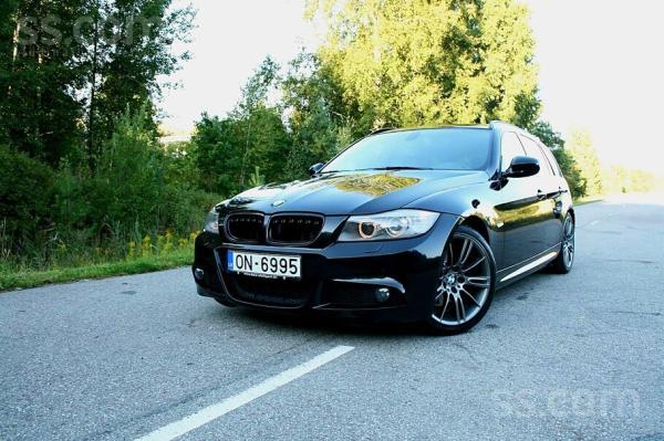 Melns BMW 320 2010 Tukums, ar dzinēja tilpumu 2.00 L un nobraukumu 255 tūkst. km par 7499 €, foto 1 vietnē AUTOMOTO.COM.LV