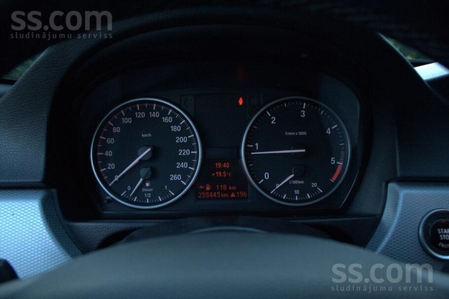Melns BMW 320 2010 Tukums, ar dzinēja tilpumu 2.00 L un nobraukumu 255 tūkst. km par 7499 €, foto 10 vietnē AUTOMOTO.COM.LV